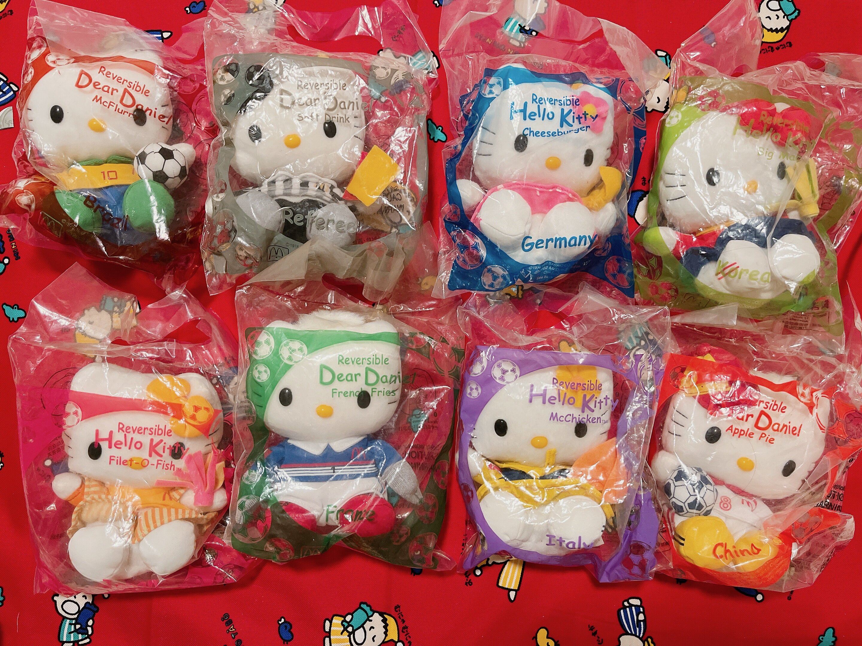 8只价世界杯香港麦当劳变装反转hello kitty玩偶三丽鸥凯蒂猫公仔