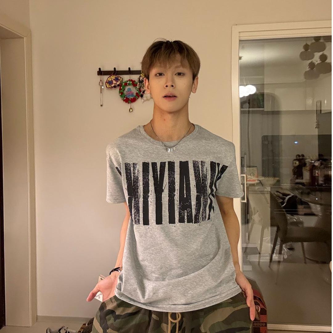 YIK新款夏季正肩复古印花修身索罗娜短袖T恤运动百搭时尚休闲针织