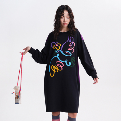 MOVEUP幻走2026春季新款.FUN系列口袋彩色绣花撞色拼接长款卫衣女