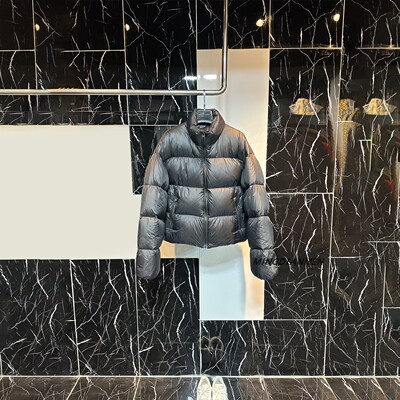 2026冬季时尚高级感羽绒服