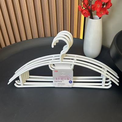 日本进口塑料衣架防滑无痕不起包家用挂衣架子防肩角晾衣架衣撑