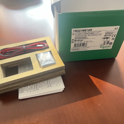 施耐德TM221ME16R特价模块