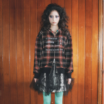 ILLIT同款MOMENTEL 25秋复古撞色格纹恶搞印花连帽衫外套韩国代购