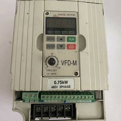 可维修变频器三相380v台达VDF-M 0.75千瓦，有两台成议价