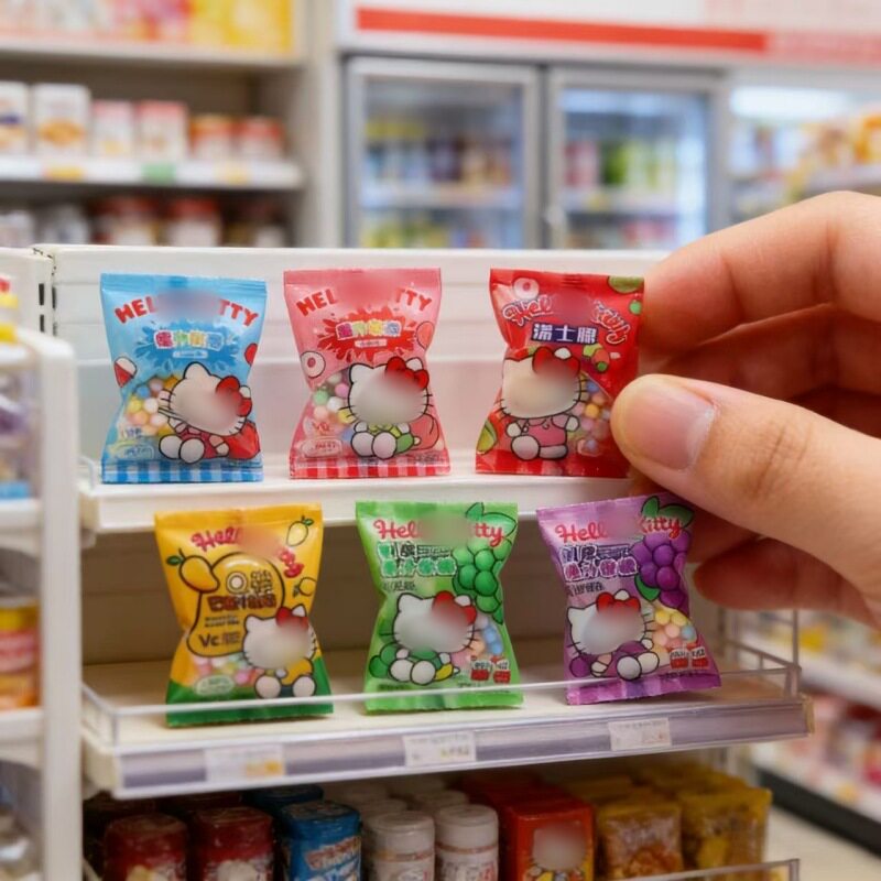 1:12娃娃屋Dollhouse迷你食玩OB11/BJD便利店场景KT零食软糖套装