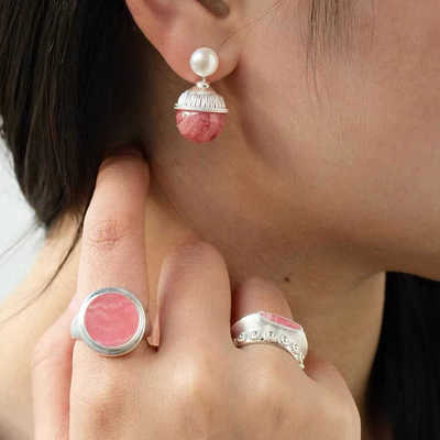 彝族系列软山耳环粉色石榴石材