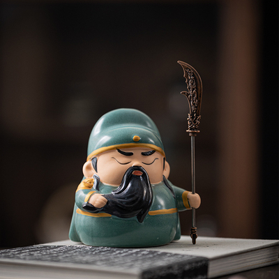 文武关云长持刀威武茶宠摆件