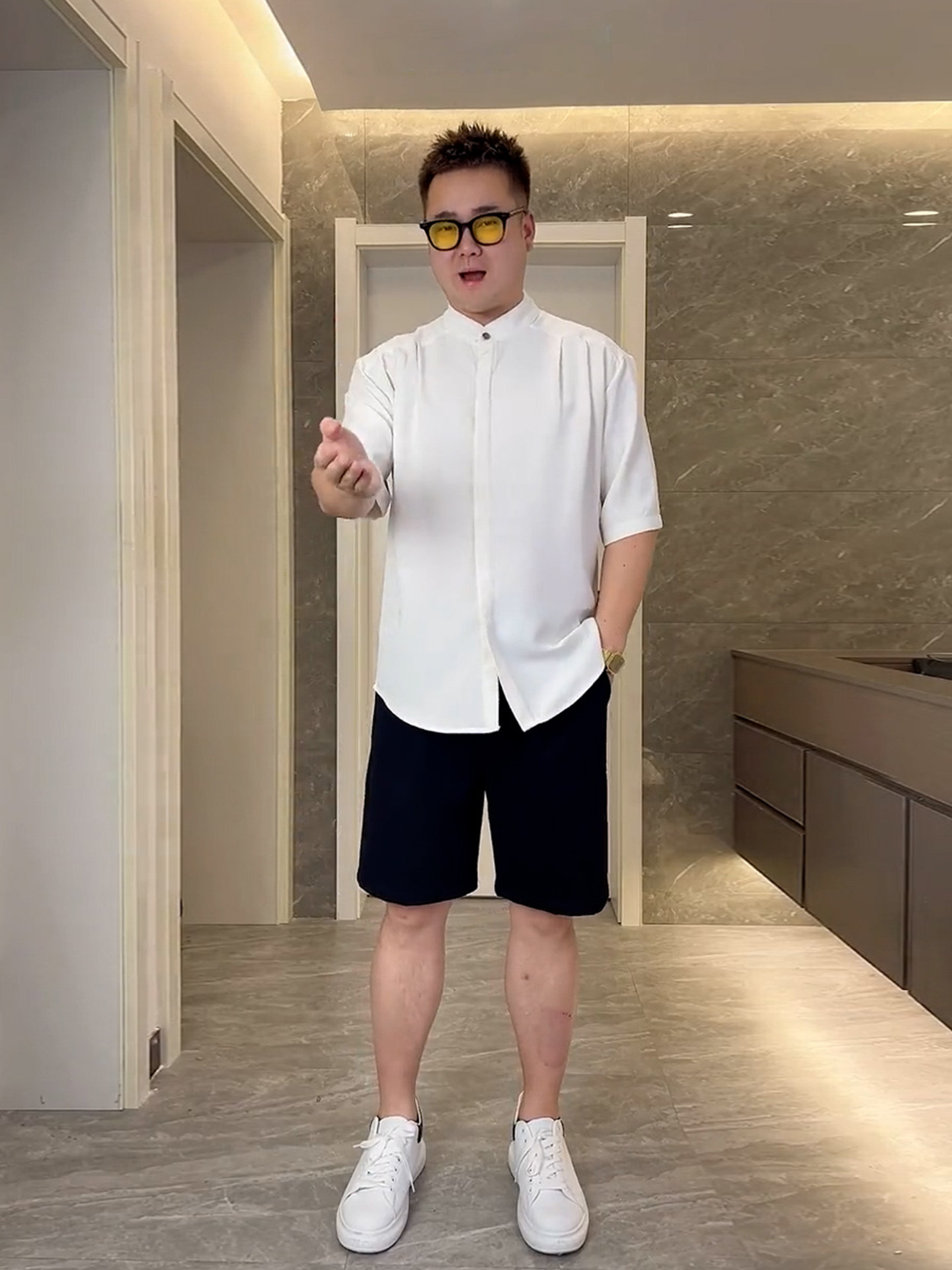 夏季微胖男生显瘦穿搭短袖衬衫宽松冰丝垂感上衣半袖衬衣休闲潮牌