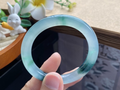 11.16批10695号50.4-8.5-8.3飘花镯！翠绿色撞上了深翠的醇厚！