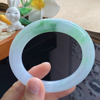 4.20批2009号56.8-11.4-11.1！青翠阳绿色特别俏丽动人！