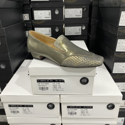 专柜正品奢侈稀有珍贵鱼皮面料鱼鳞纹高端粗跟方头小单鞋7567灰色