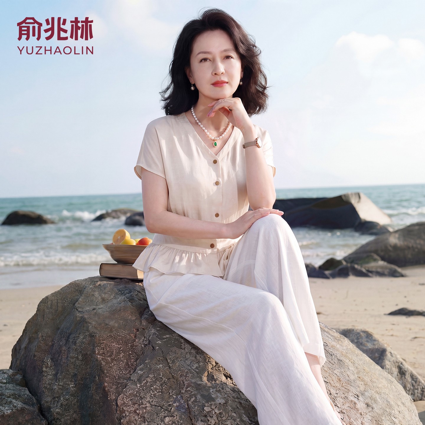俞兆林妈妈夏装上衣V领木扣全开襟荷叶下摆肌理舒适透气短袖小衫