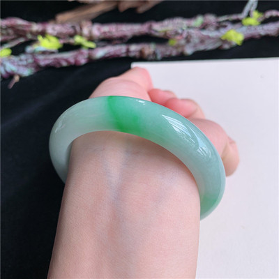 5月新品 鸿玉翡翠53圈口冰糯种飘阳绿正圈玉手镯女款正品6D10514