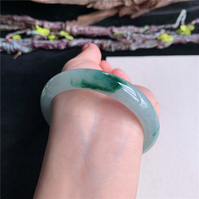 6月新品 鸿玉翡翠57圈口冰糯种飘绿花正圈玉手镯女款正品3W40610