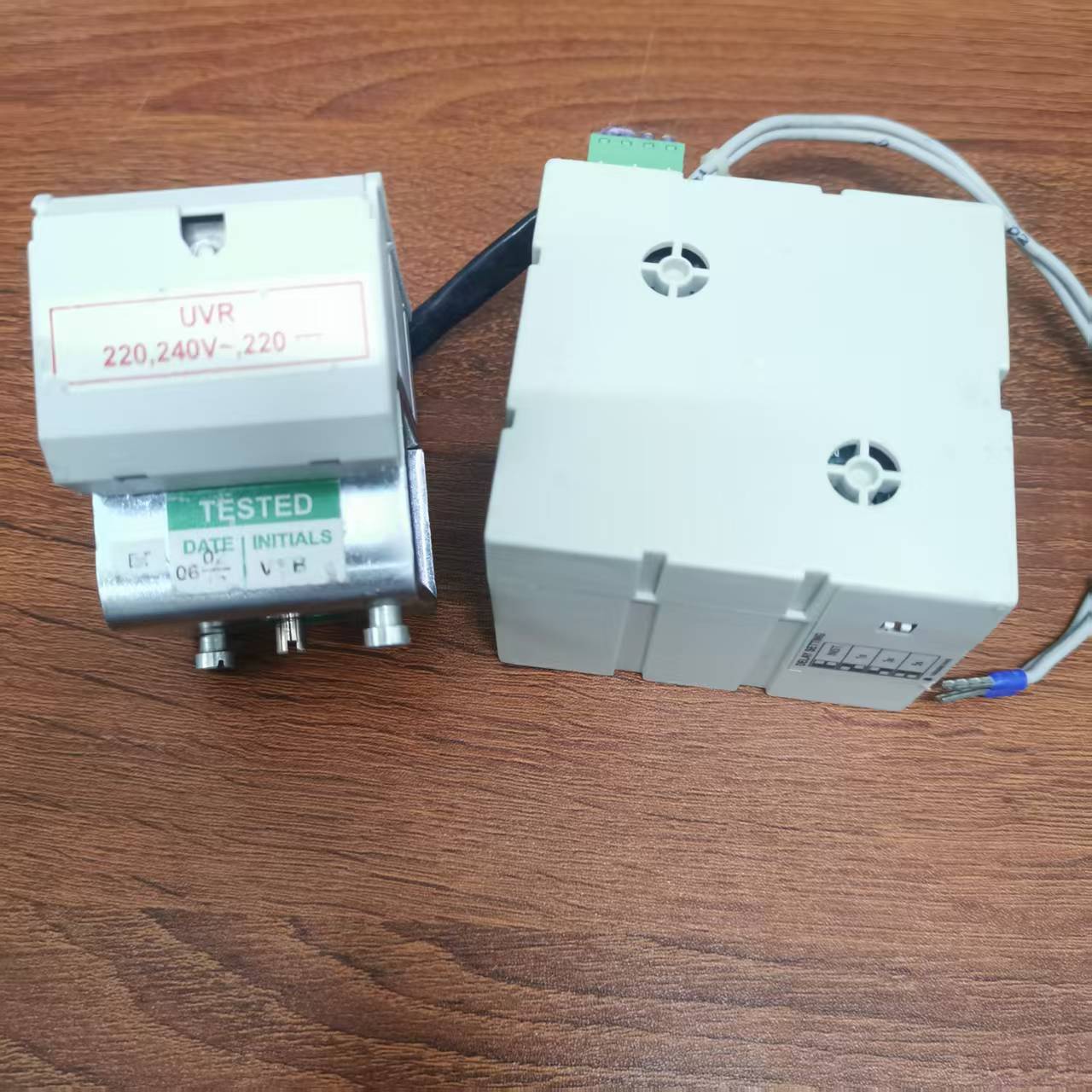 伊顿穆勒延时欠压脱扣器欠压线断路器IZM58-XA失压脱扣器UVR220