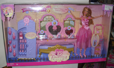 预Barbie 12 Dancing Princesses Vanity Playset 芭蕾舞公主礼盒