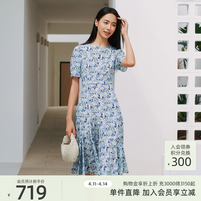 歌蒂诗夏季专柜新款桑蚕丝100日常修身圆领碎花连衣裙1F23L3511A