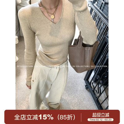 极简小V领修身坑条针织打底上衣