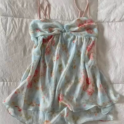 Tank tops2025年夏季新款花朵印花V领法式复古绑带挂脖吊带上衣女