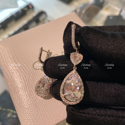 现货香港专柜英国人造克拉耳环