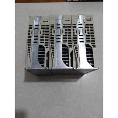 议价手 欧姆龙伺服驱动器 R二88D-WN08H -ML2750W 原装机 实拆物
