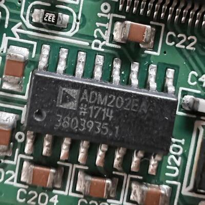 ADM202EA 线路驱动器IC 接收发通讯全新进口