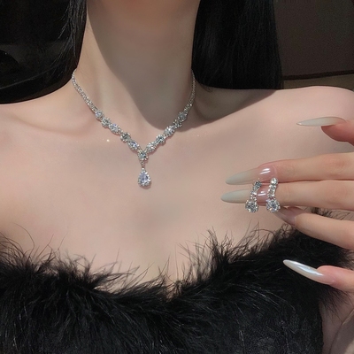 超闪满钻爆闪水滴流苏项链耳环女轻奢小众设计锁骨链颈链礼服配饰