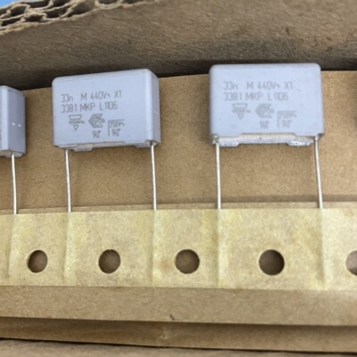 薄膜電容BFC233817333 0.033µF 33nf 440V ±20% 17.50mmx6.00mm