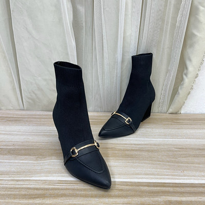 尖头纯色金属扣粗跟短靴瘦瘦靴