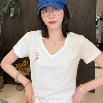 LUNA“梵文印花”V领纯色印花合身百搭T恤 bu退bu换