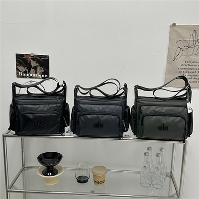 AloYoga.跨境爆款方形包