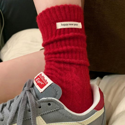 浅浅的期待一下新年 圣诞节~喜庆红色袜子备起来！设计感满满