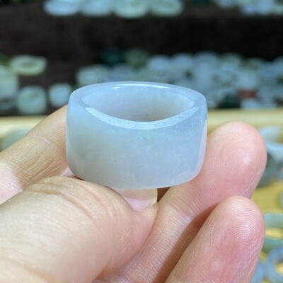 和田玉白青花籽料卡21随型大圈口扳指宽戒指复古风戒圈玉环