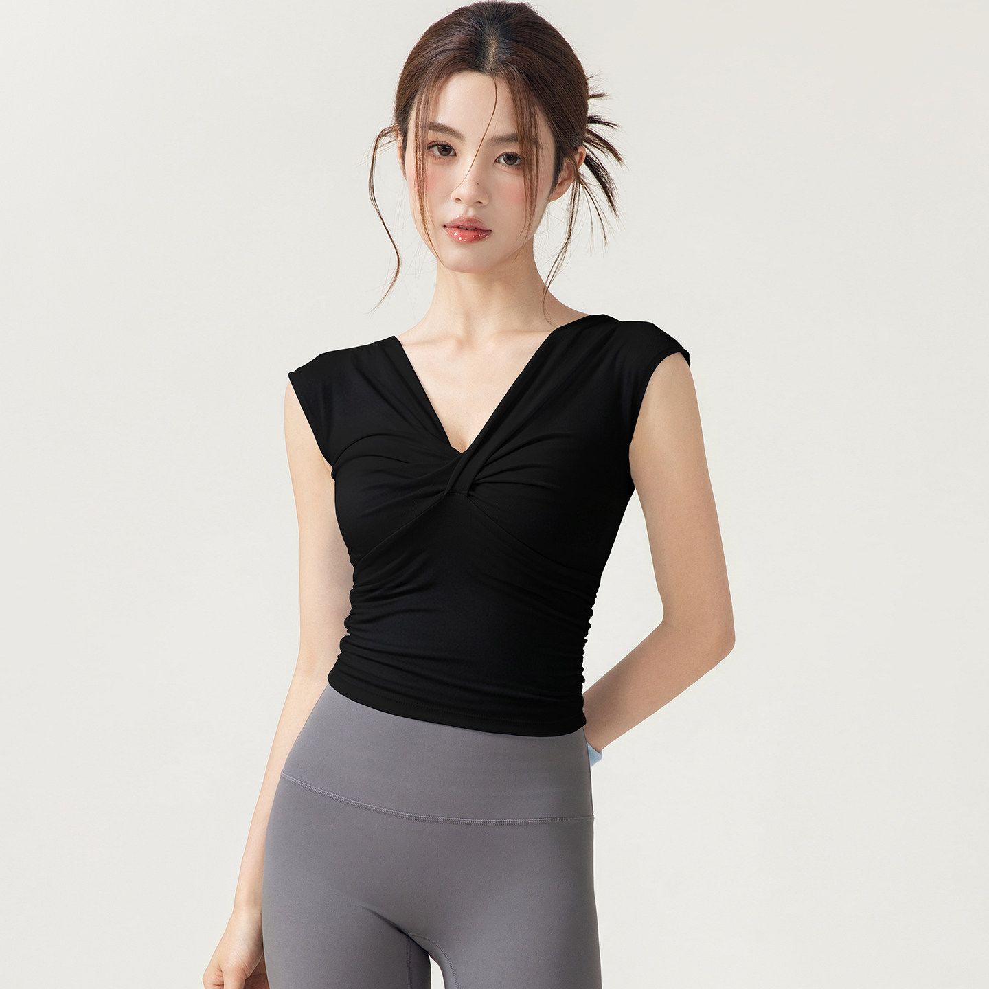绝美瑜伽服T恤女普拉提训练速干健身服V领扭结无袖羽毛球运动上衣