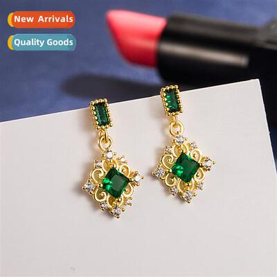 Japan  n temperament emerald earrings female square emerald