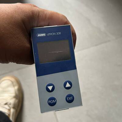 议价，JUMO久茂dTRON 308温控器一个，成色如图，，可维修