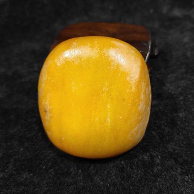 真黄沁黄玉籽料原石保真收藏级