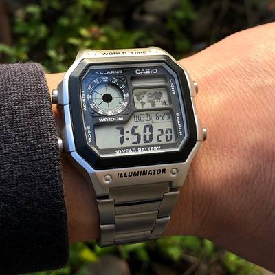 卡西欧复古潮流防水电子方块手表