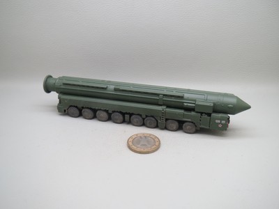 【展示】1/144 现代俄军阅兵 RS-24 Yars-M Ballistic Missile
