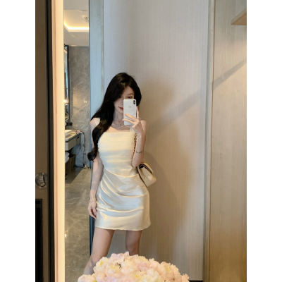 JustQin【优雅弧度】2026新款夏装性感缎面短裙蕾丝短裙连衣裙女