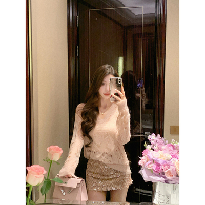 JustQin【粉雾絮语】2025新秋装镂空V领针织上衣性感套头毛衣女