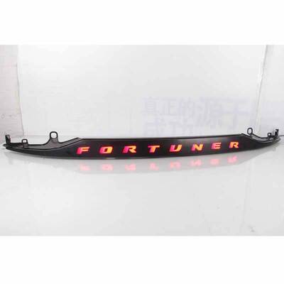适用于丰田Toyota15-20款Fortuner 奔跑者 后LED贯穿灯尾灯刹车灯