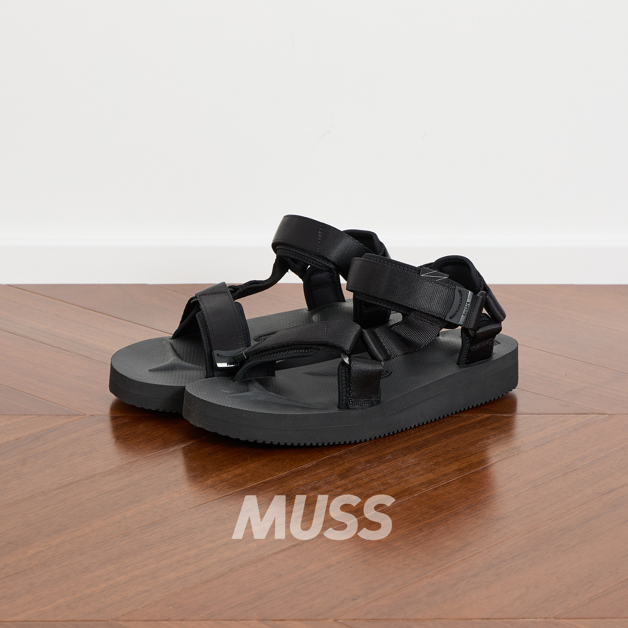 现货 SUICOKE DEPA V2 尼龙绑带魔术贴防滑V底休闲户外凉鞋