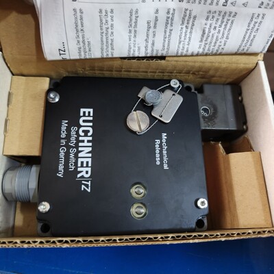 议价TZ1LE024SR11 070828 Euchner安士能安全模块安全开关维修