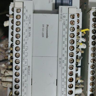 PLC模块 FP-X0.  L40R 型号AFPX0L4