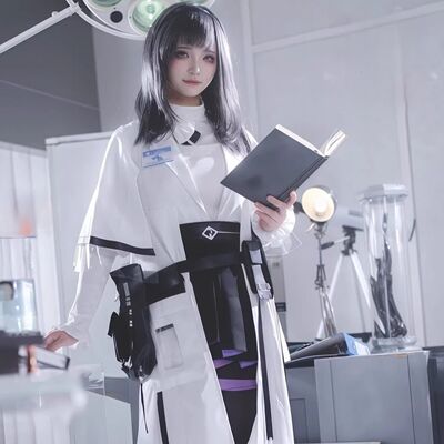 明日方舟cos普瑞赛斯博士cosplay