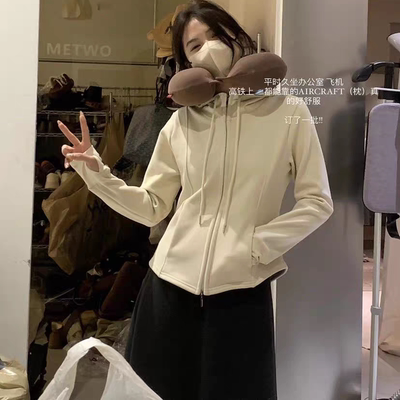 METWO 2247高尔夫穿搭！聚温外套女2024冬季新款显瘦轻便保暖卫衣