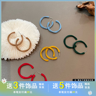 觅韩简约植绒C字耳圈气质甜美