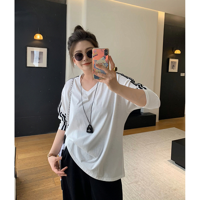 【胖佳佳】经典T恤衫 秋季时尚宽松遮肉条纹v领上衣女H625Y10508