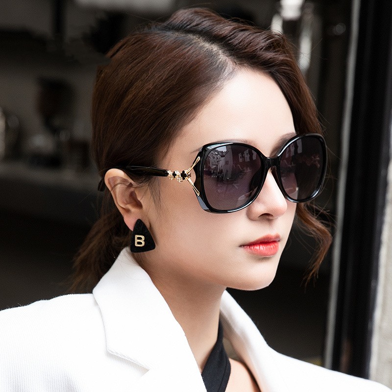 2026新款大框太阳眼镜女士防紫外线高级感防晒墨镜显脸小偏光开车